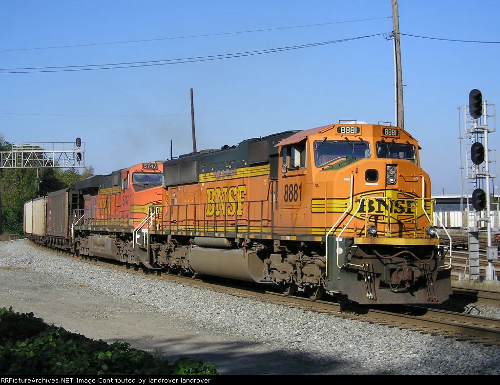 BNSF 8881